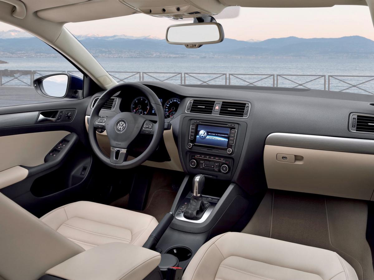 Volkswagen Jetta VI 1.4 TSI (122 Hp) DSG